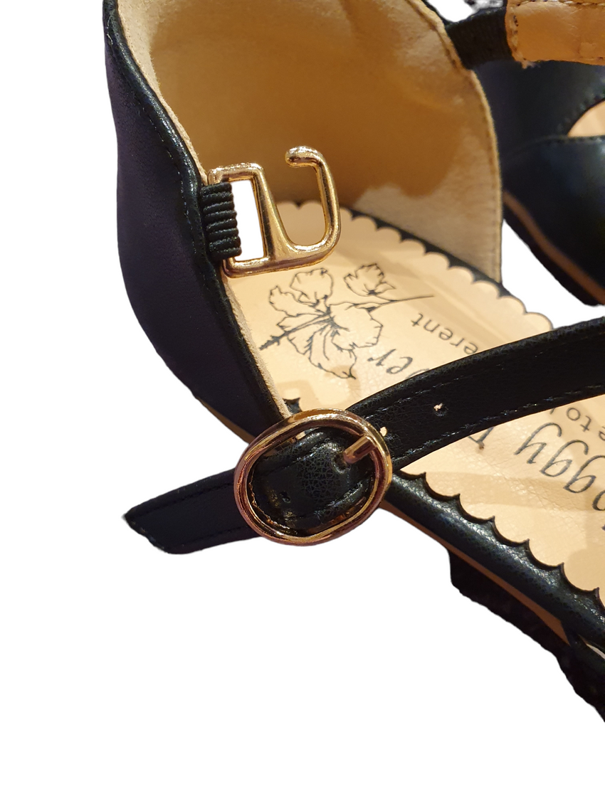 Edith Closed Toe Flat T Bar Shoes In Black – RetroEsque